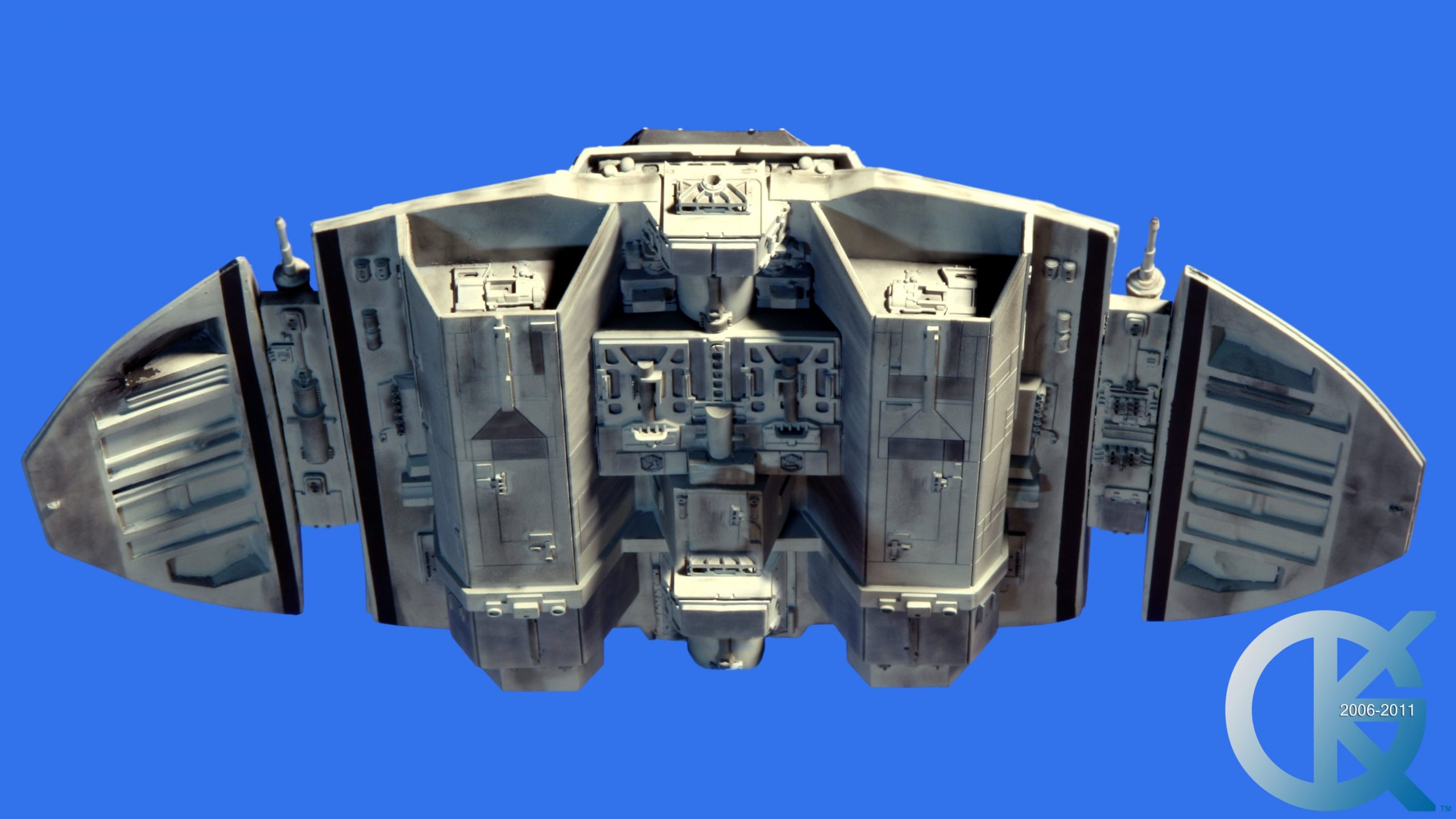 Studio Scale V1 "PYRO" Cylon Raider Replica from the 1978 Series ...